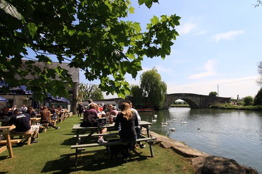 EAT Swindon | Eating Out, Restaurants & Takeaway in Swindon