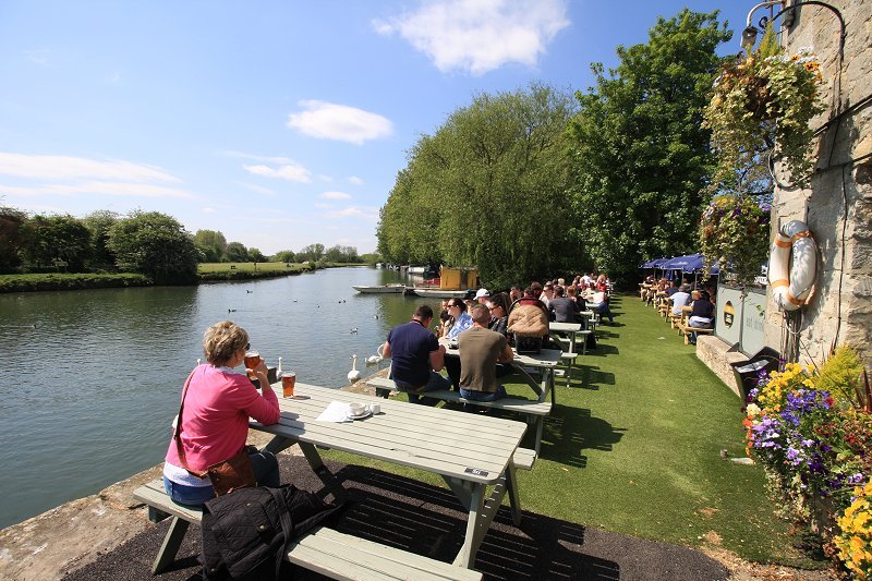 Swindon Pubs | The full guide to pubs in Swindon & surrounding area