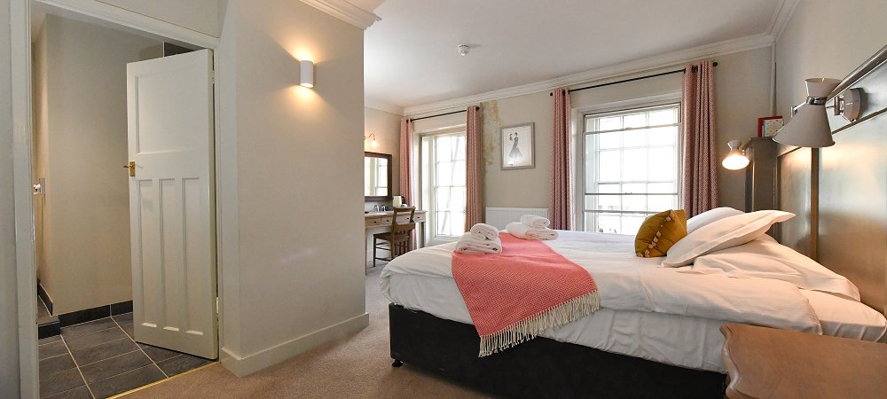 Rooms Calne, A4, Wiltshire | The Lansdowne, Calne, hotel, restaurant ...