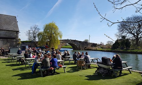 Pub on the Thames | Lechlade Accommodation/Bed/Breakfast/Swindon ...