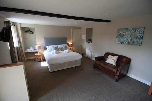 Lechlade Accommodation/Bed/Breakfast/Swindon | Riverside Pub, Lechlade ...