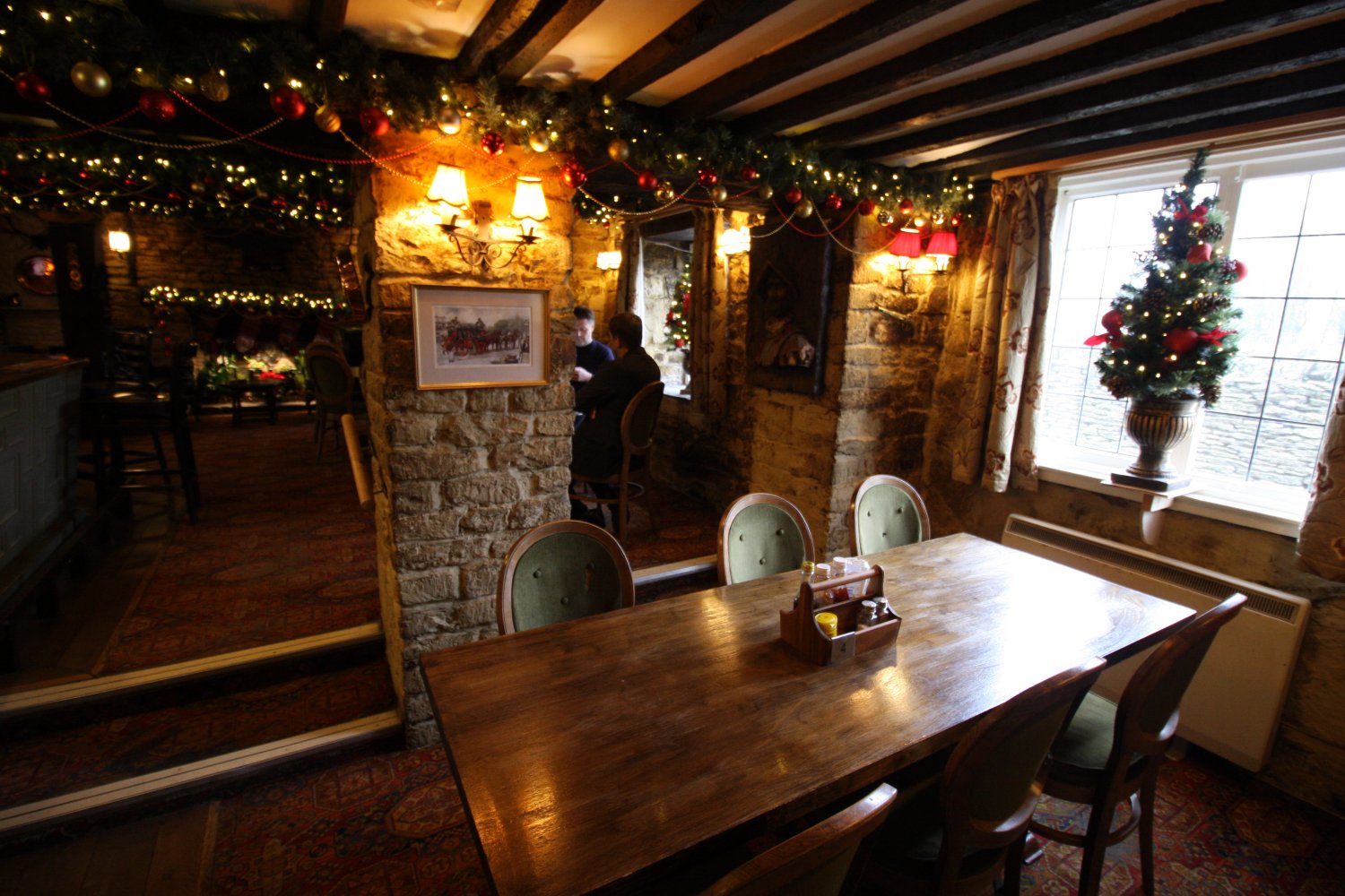 The Highwayman | pub food & Sunday lunch near Cirencester on the A417