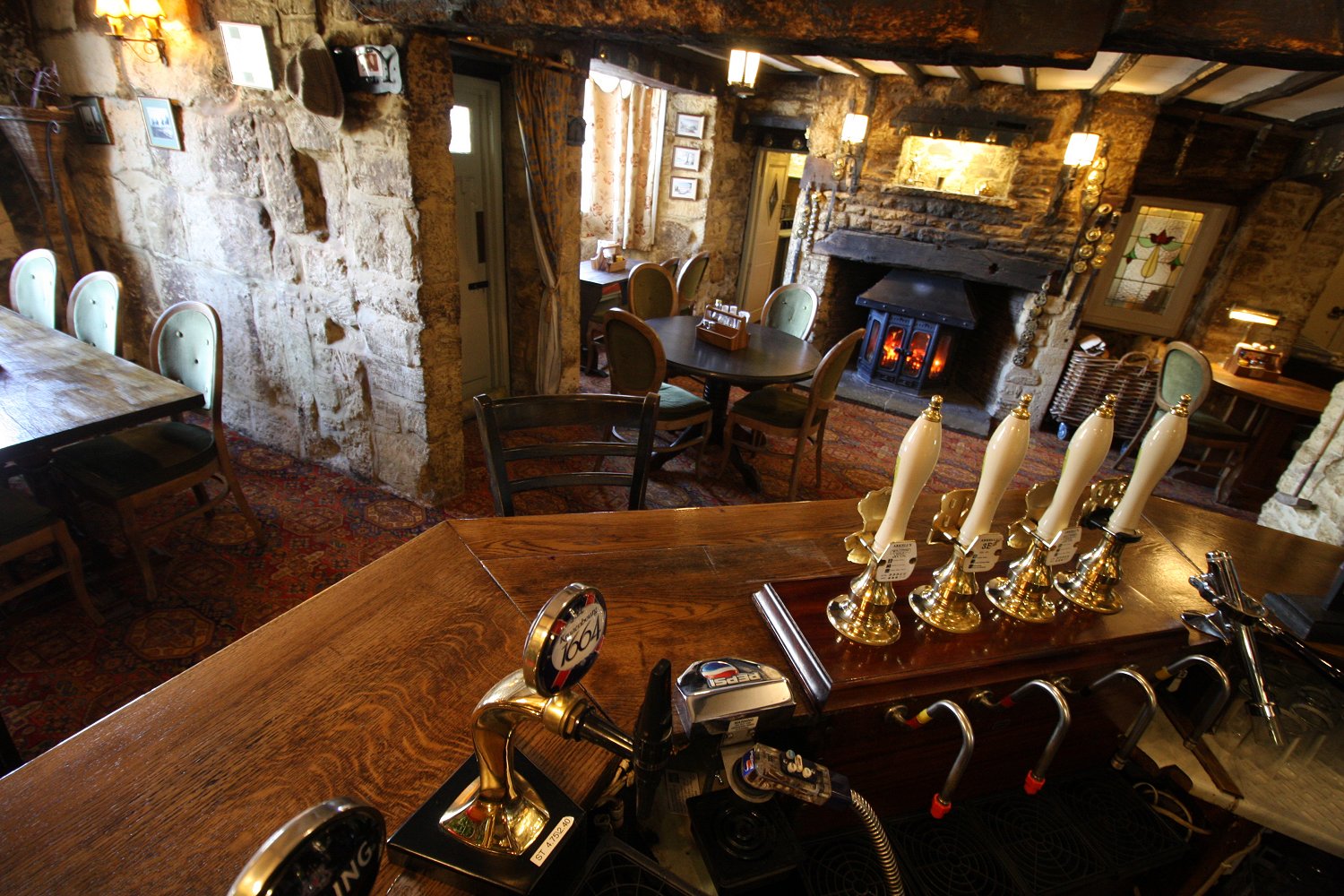The Highwayman | pub food & Sunday lunch near Cirencester on the A417