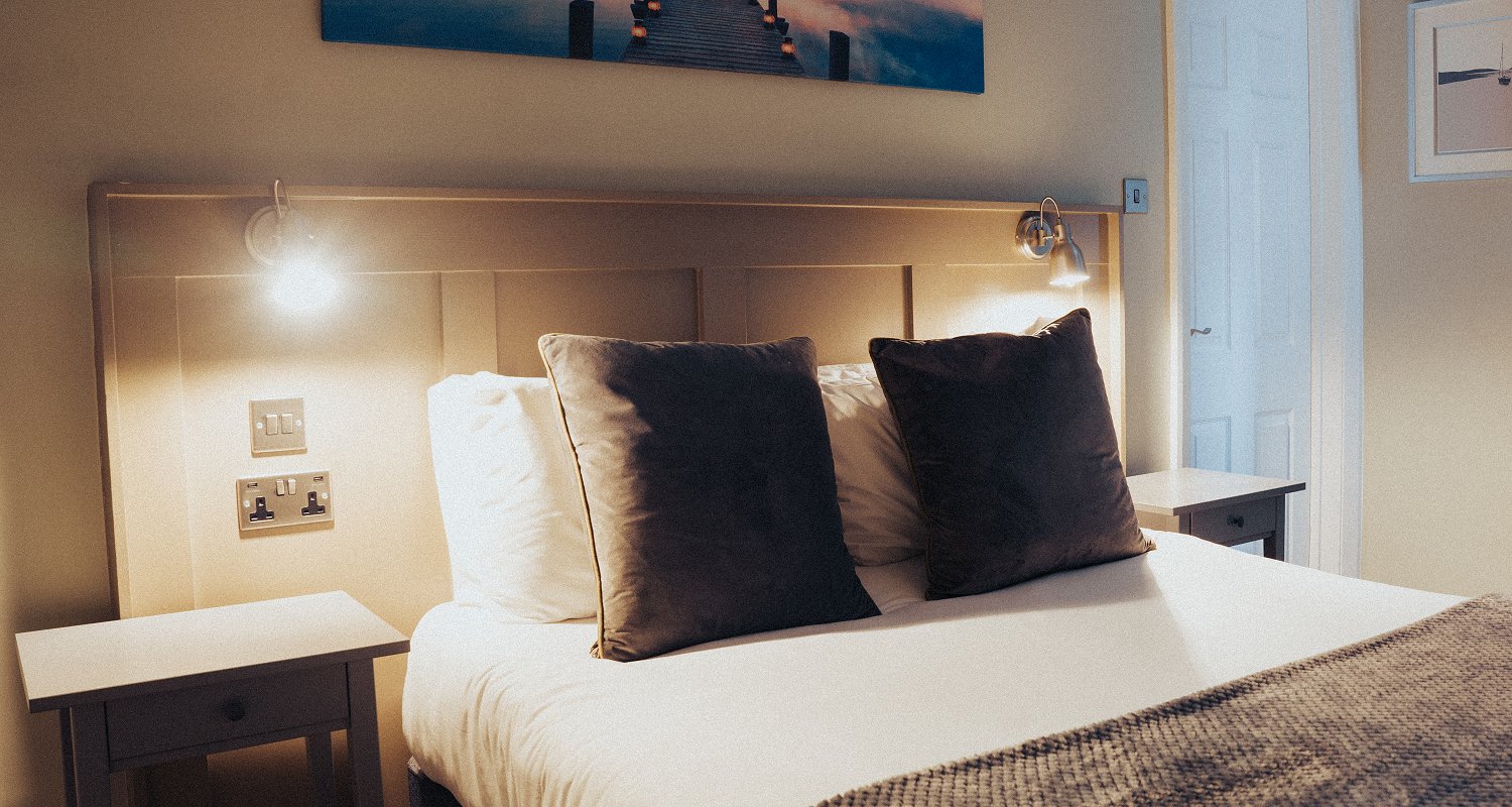 The Kings, Old Town, Swindon | SKY-Sports-TNT-function-rooms/pub-food ...