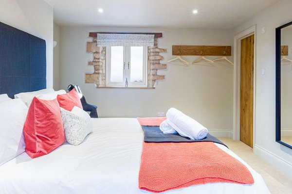 Luxury Holidays Stays/Lets in the Cotswolds | Waterhead Barns, Stow-on ...